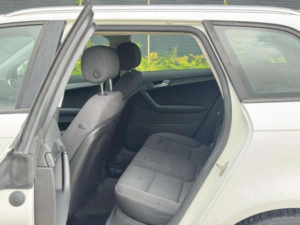 White Audi A3 2008 in Vilnius, with an engine capacity of 1.90 L and mileage of 261 thousand km for 1800 €, photo 10 on AUTOMOTO.COM.LV