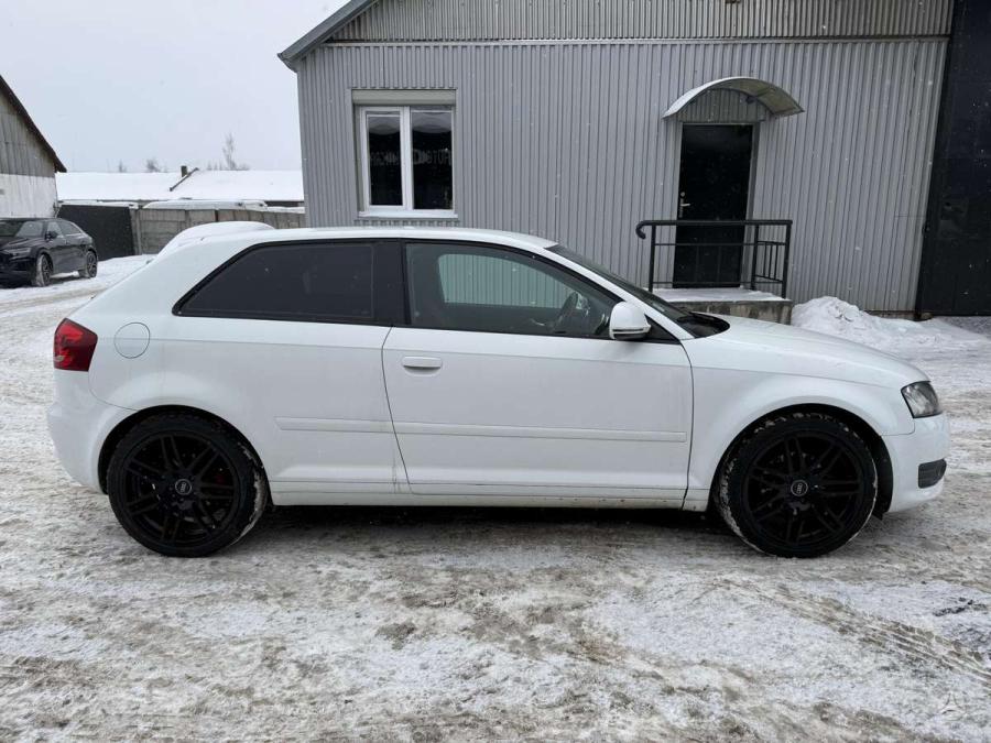 White Audi A3 2009 in Taurage, with an engine capacity of 1.90 L and mileage of 319 thousand km for 2900 €, photo 8 on AUTOMOTO.COM.LV
