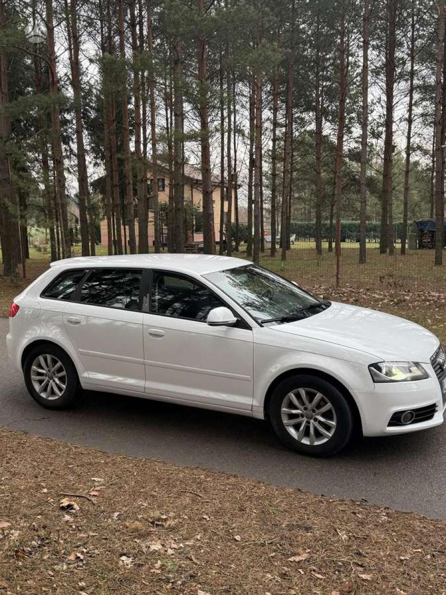 White Audi A3 2009 in Kaunas, with an engine capacity of 1.60 L and mileage of 300 thousand km for 2850 €, photo 4 on AUTOMOTO.COM.LV