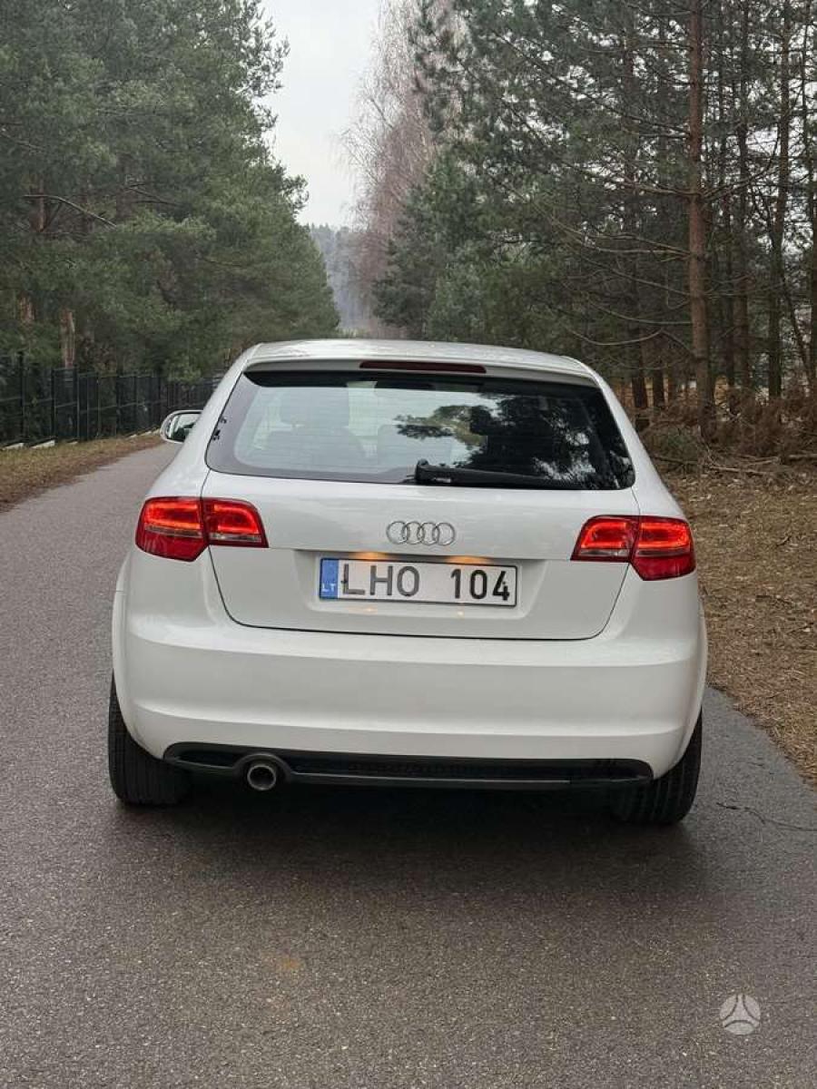 White Audi A3 2009 in Kaunas, with an engine capacity of 1.60 L and mileage of 300 thousand km for 2850 €, photo 5 on AUTOMOTO.COM.LV