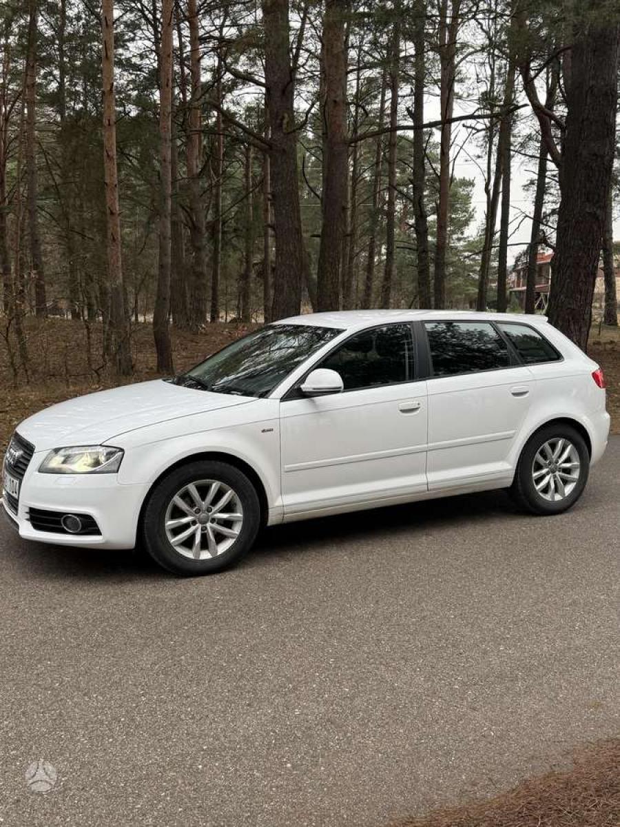 White Audi A3 2009 in Kaunas, with an engine capacity of 1.60 L and mileage of 300 thousand km for 2850 €, photo 7 on AUTOMOTO.COM.LV