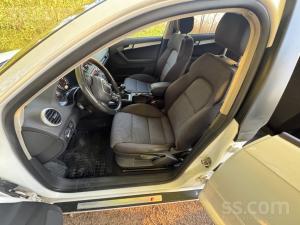 White Audi A3 2009 in Daugavpils, with an engine capacity of 2.00 L and mileage of 425 thousand km for 3550 €, photo 7 on AUTOMOTO.COM.LV