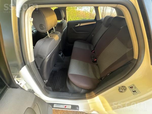 White Audi A3 2009 in Daugavpils, with an engine capacity of 2.00 L and mileage of 425 thousand km for 3550 €, photo 7 on AUTOMOTO.COM.LV
