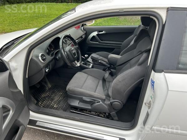 Balts Audi A3 2009 Rīga, ar dzinēja tilpumu 1.60 L un nobraukumu 355 tūkst. km par 2750 €, foto 7 vietnē AUTOMOTO.COM.LV