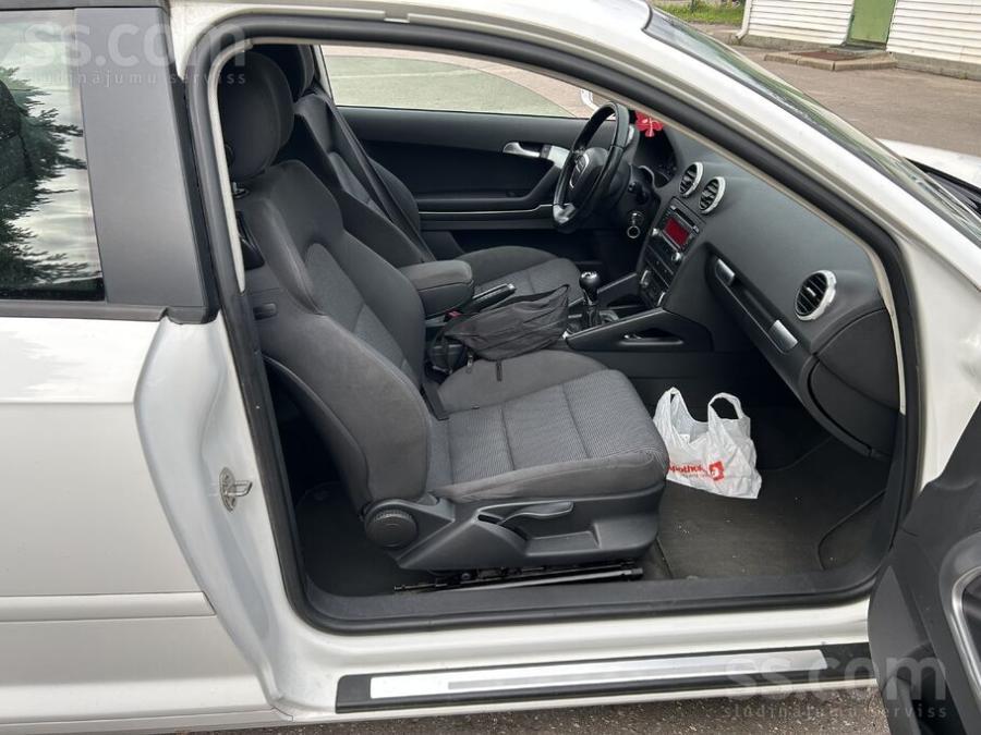 White Audi A3 2009 in Riga, with an engine capacity of 1.60 L and mileage of 355 thousand km for 2750 €, photo 9 on AUTOMOTO.COM.LV