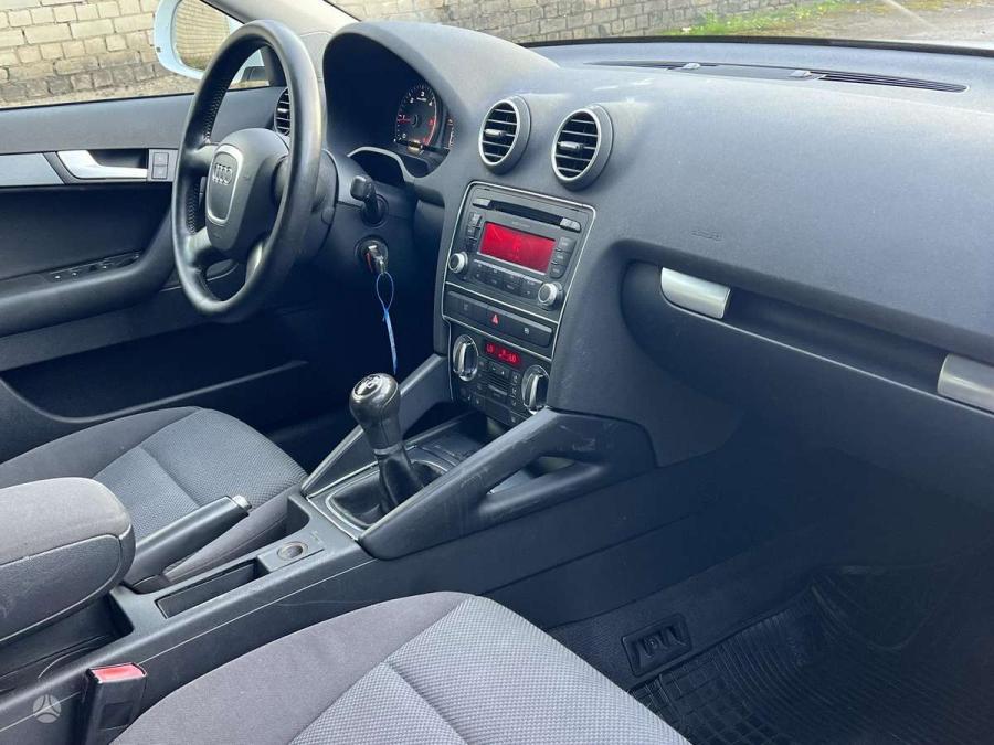 White Audi A3 2009 in Vilnius, with an engine capacity of 1.90 L and mileage of 259 thousand km for 2850 €, photo 6 on AUTOMOTO.COM.LV