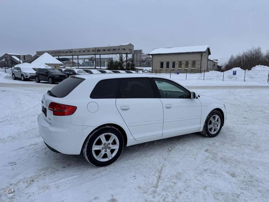 White Audi A3 2010 in Telschi, with an engine capacity of 1.20 L and mileage of 200 thousand km for 4999 €, photo 9 on AUTOMOTO.COM.LV