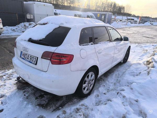 Balts Audi A3 2010 Viļņa, ar dzinēja tilpumu 2.00 L un nobraukumu 305 tūkst. km par 1500 €, foto 3 vietnē AUTOMOTO.COM.LV