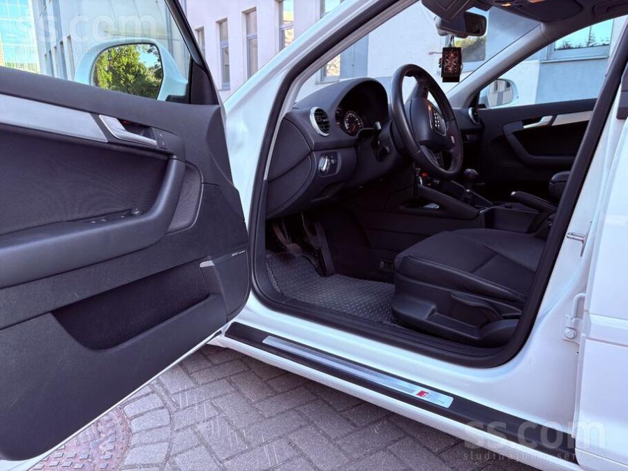 White Audi A3 2010 in Jelgava, with an engine capacity of 1.60 L and mileage of 263 thousand km for 6250 €, photo 11 on AUTOMOTO.COM.LV