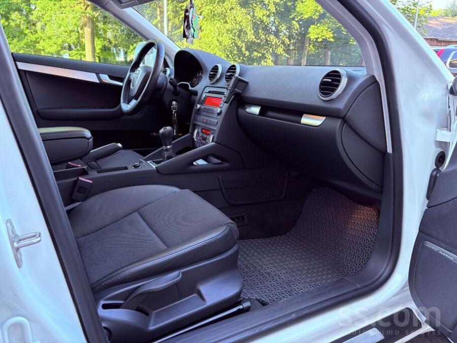White Audi A3 2010 in Jelgava, with an engine capacity of 1.60 L and mileage of 263 thousand km for 6250 €, photo 15 on AUTOMOTO.COM.LV