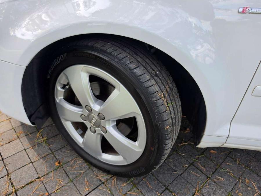 White Audi A3 2010 in Prienai, with an engine capacity of 1.97 L and mileage of 259 thousand km for 5099 €, photo 8 on AUTOMOTO.COM.LV
