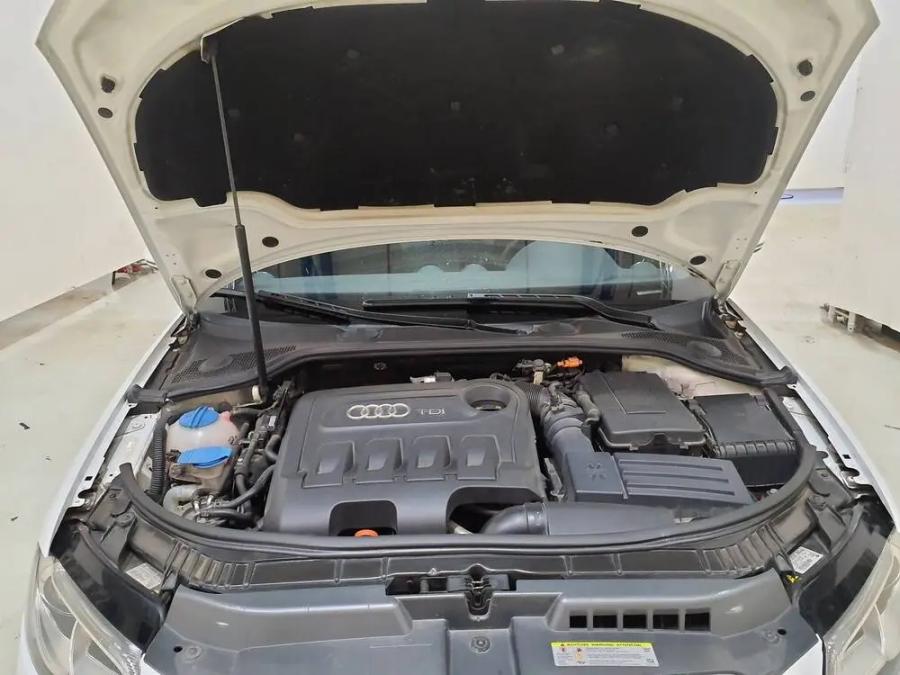 Balts Audi A3 2010 Mārupe, ar dzinēja tilpumu 2.00 L un nobraukumu 243 tūkst. km par 6750 €, foto 12 vietnē AUTOMOTO.COM.LV