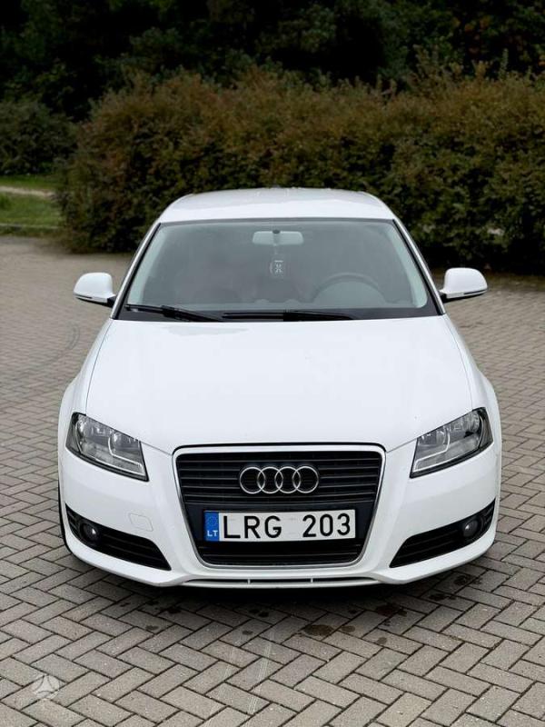 White Audi A3 2010 in Vilnius, with an engine capacity of 1.90 L and mileage of 279 thousand km for 4400 €, photo 4 on AUTOMOTO.COM.LV