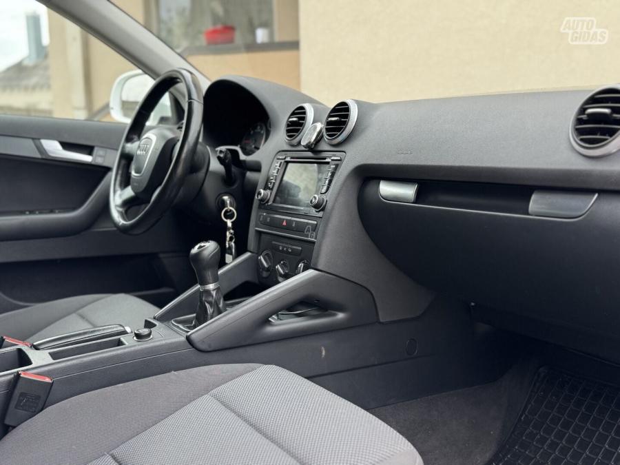 White Audi A3 2010 in Kaunas, with an engine capacity of 1.60 L and mileage of 270 thousand km for 6000 €, photo 13 on AUTOMOTO.COM.LV