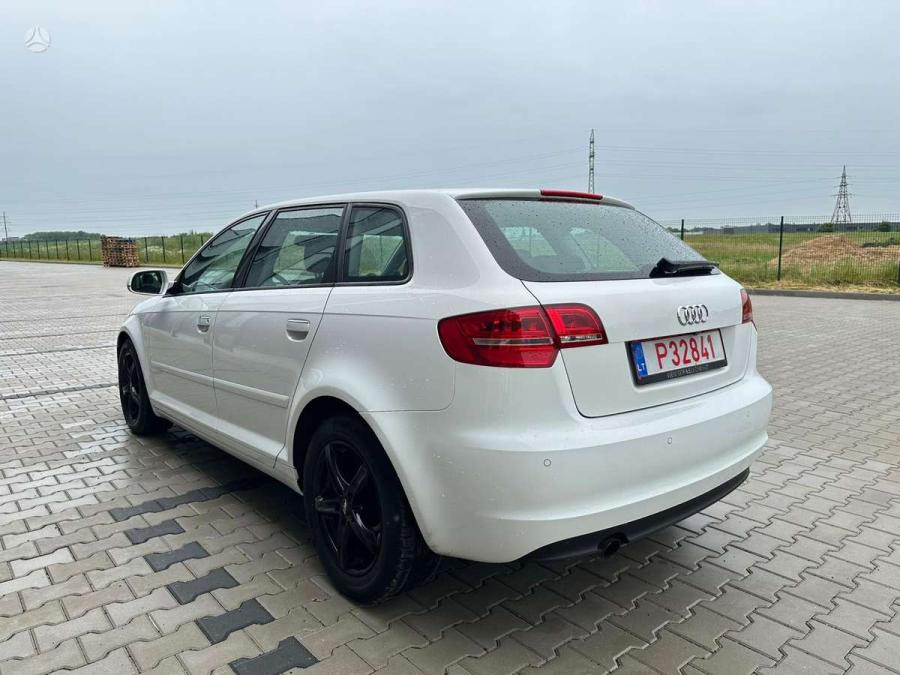 White Audi A3 2011 in Klaipeda, with an engine capacity of 1.60 L and mileage of 300 thousand km for 5800 €, photo 5 on AUTOMOTO.COM.LV