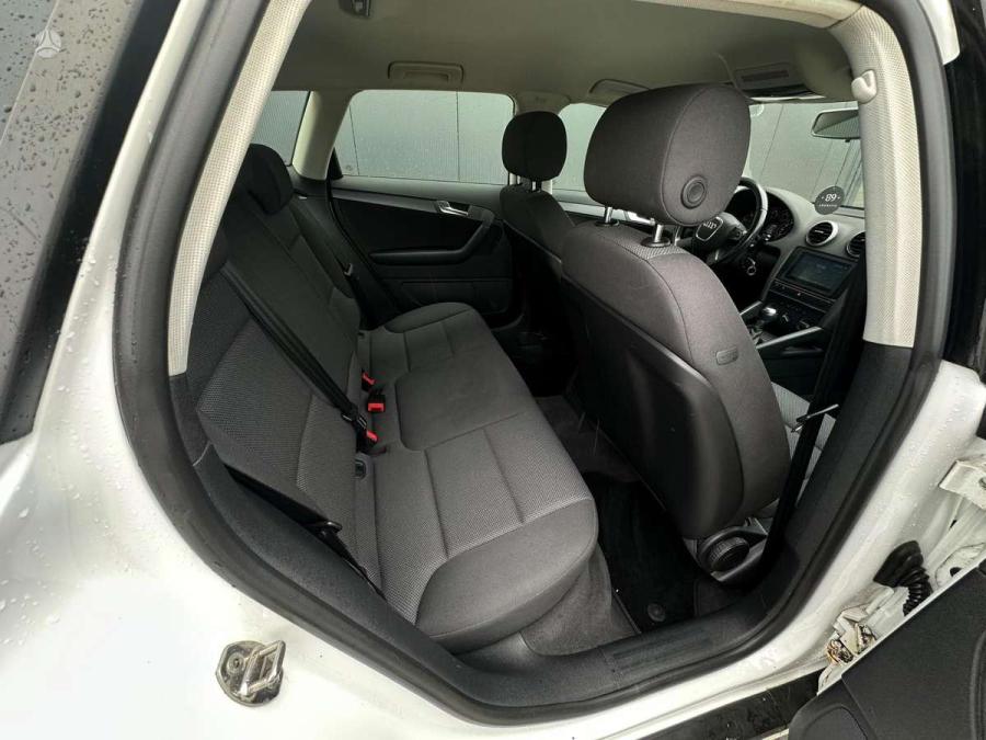 White Audi A3 2011 in Klaipeda, with an engine capacity of 1.60 L and mileage of 300 thousand km for 5800 €, photo 8 on AUTOMOTO.COM.LV