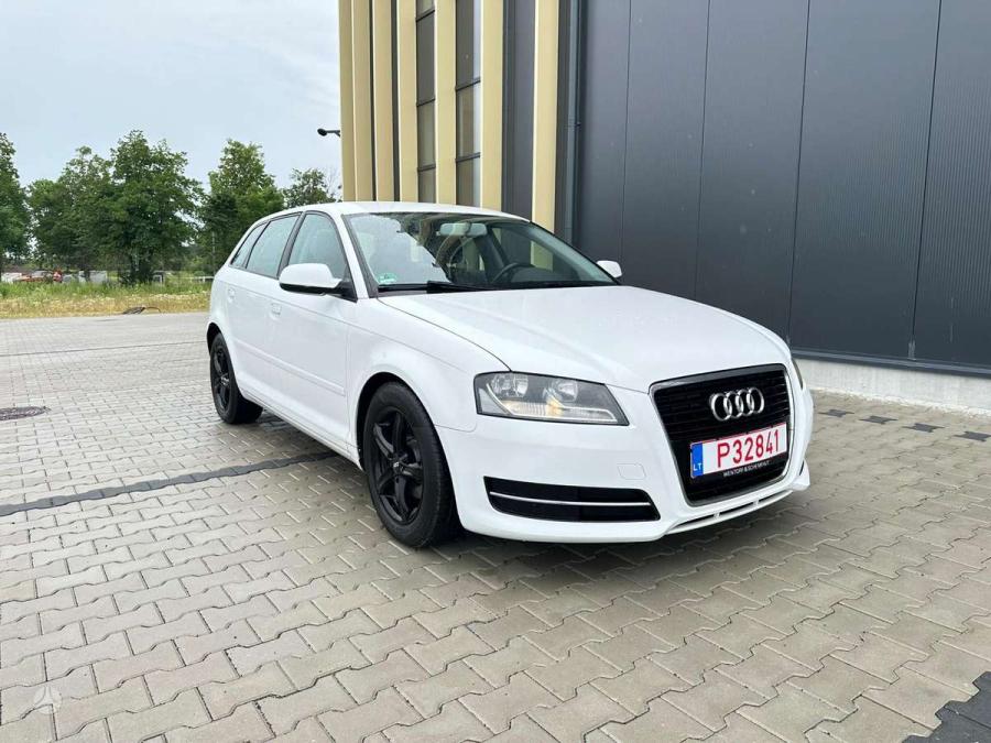 White Audi A3 2011 in Klaipeda, with an engine capacity of 1.60 L and mileage of 300 thousand km for 5800 €, photo 11 on AUTOMOTO.COM.LV