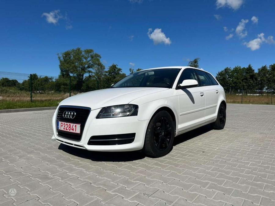 White Audi A3 2011 in Klaipeda, with an engine capacity of 1.60 L and mileage of 300 thousand km for 5300 €, photo 7 on AUTOMOTO.COM.LV