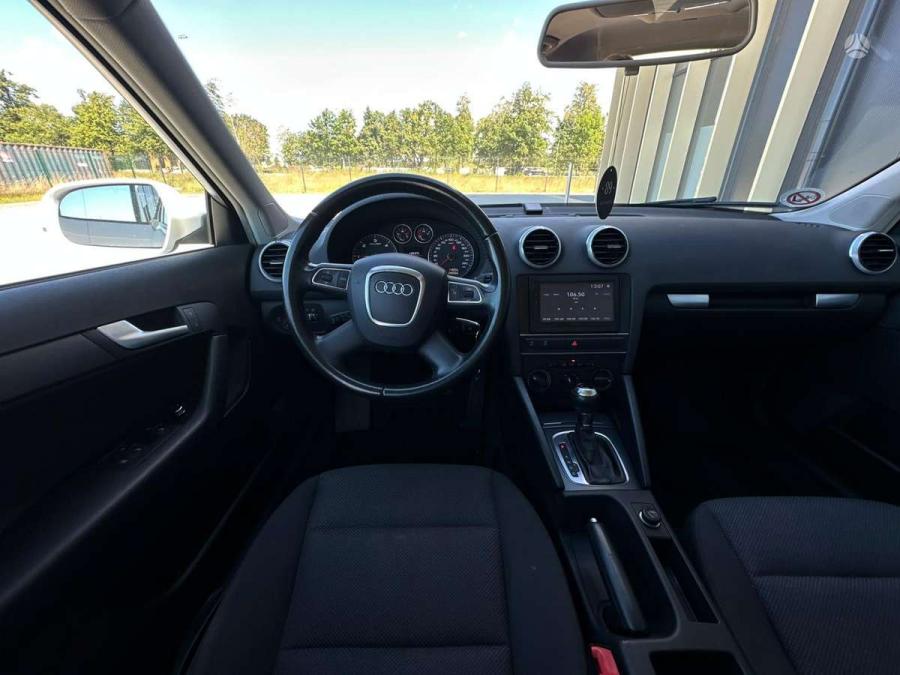 White Audi A3 2011 in Klaipeda, with an engine capacity of 1.60 L and mileage of 300 thousand km for 5300 €, photo 8 on AUTOMOTO.COM.LV