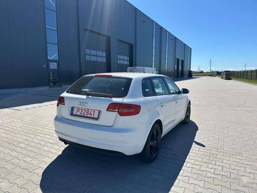 White Audi A3 2011 in Klaipeda, with an engine capacity of 1.60 L and mileage of 300 thousand km for 5300 €, photo 15 on AUTOMOTO.COM.LV