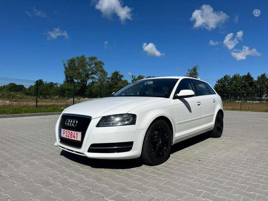 White Audi A3 2011 in Klaipeda, with an engine capacity of 1.60 L and mileage of 300 thousand km for 5300 €, photo 16 on AUTOMOTO.COM.LV