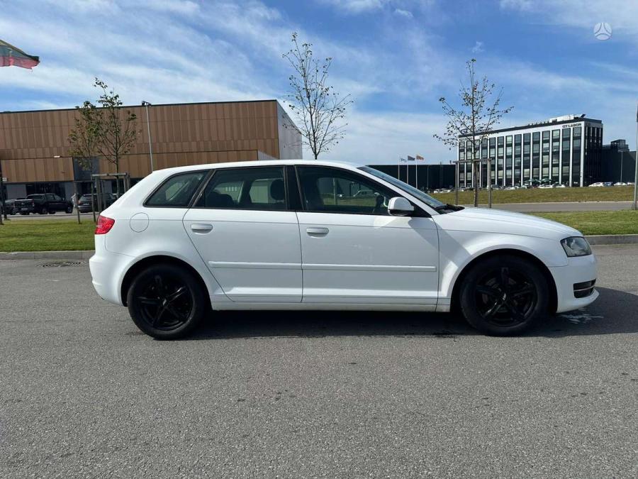 Balts Audi A3 2011 Klaipėda, ar dzinēja tilpumu 1.60 L un nobraukumu 300 tūkst. km par 4990 €, foto 5 vietnē AUTOMOTO.COM.LV