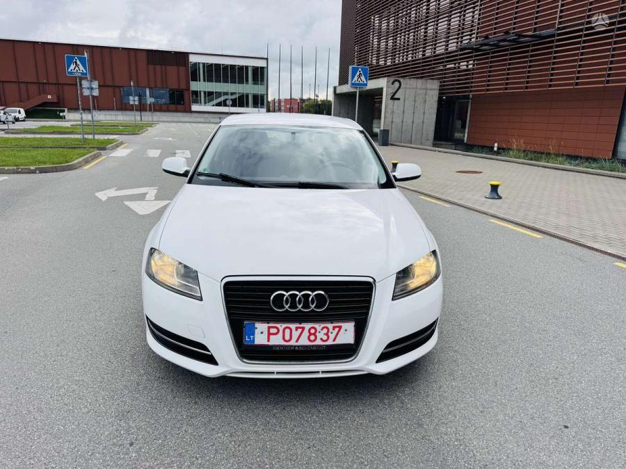 White Audi A3 2011 in Kursenai, with an engine capacity of 1.60 L and mileage of 299 thousand km for 4999 €, photo 4 on AUTOMOTO.COM.LV
