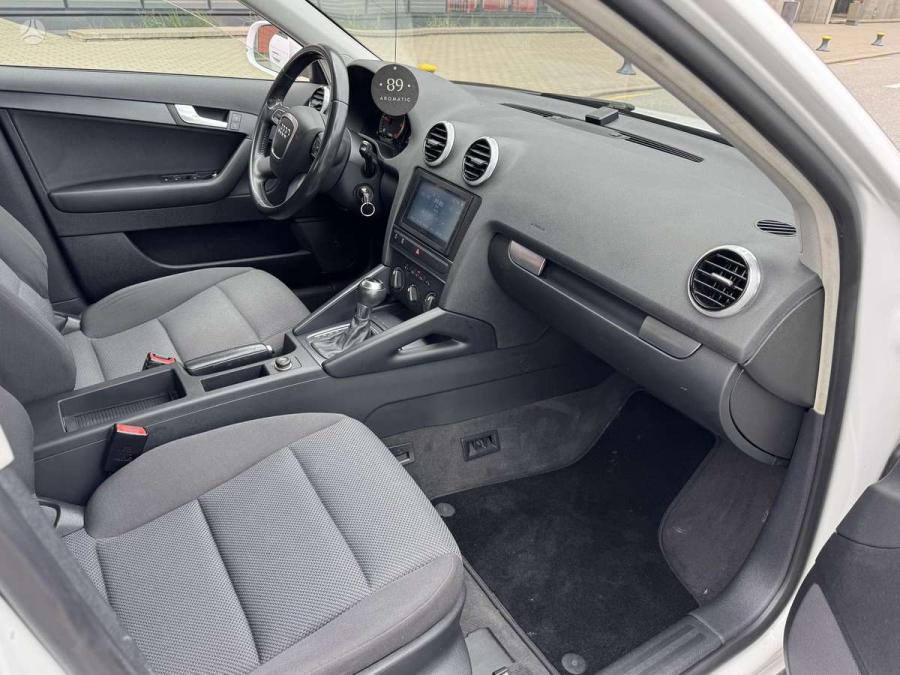 White Audi A3 2011 in Kursenai, with an engine capacity of 1.60 L and mileage of 299 thousand km for 4999 €, photo 6 on AUTOMOTO.COM.LV