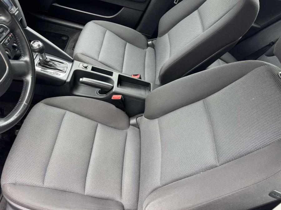 White Audi A3 2011 in Kursenai, with an engine capacity of 1.60 L and mileage of 299 thousand km for 4999 €, photo 9 on AUTOMOTO.COM.LV