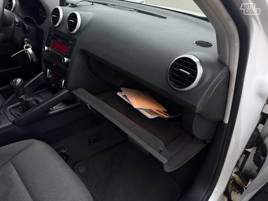 Balts Audi A3 2011 Kauņa, ar dzinēja tilpumu 2.00 L un nobraukumu 350 tūkst. km par 3890 €, foto 22 vietnē AUTOMOTO.COM.LV