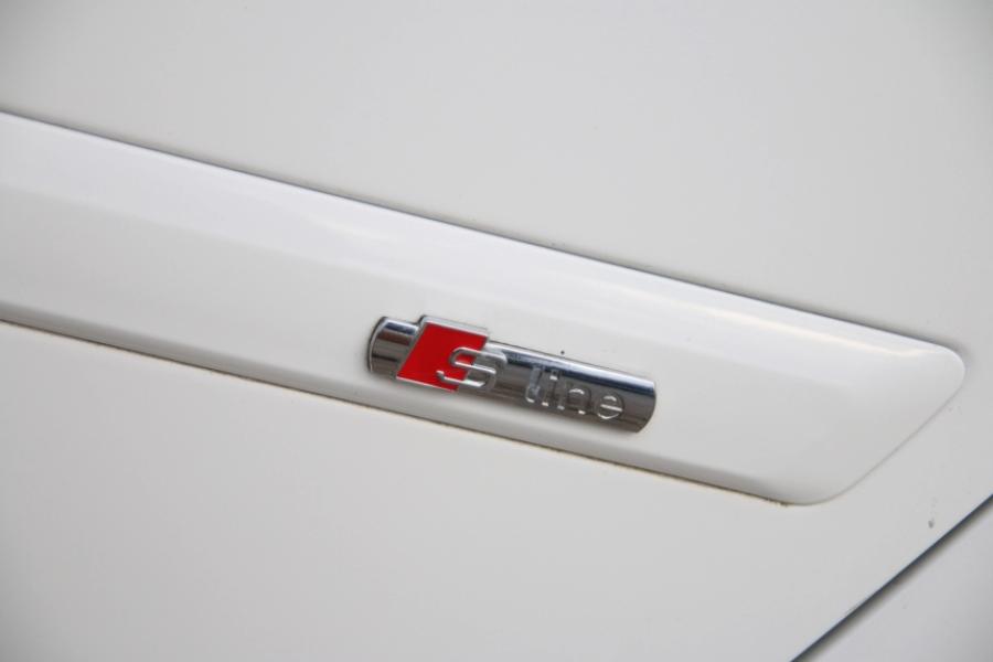 White Audi A3 2012 in Riga, with an engine capacity of 2.00 L and mileage of 267 thousand km for 6590 €, photo 5 on AUTOMOTO.COM.LV