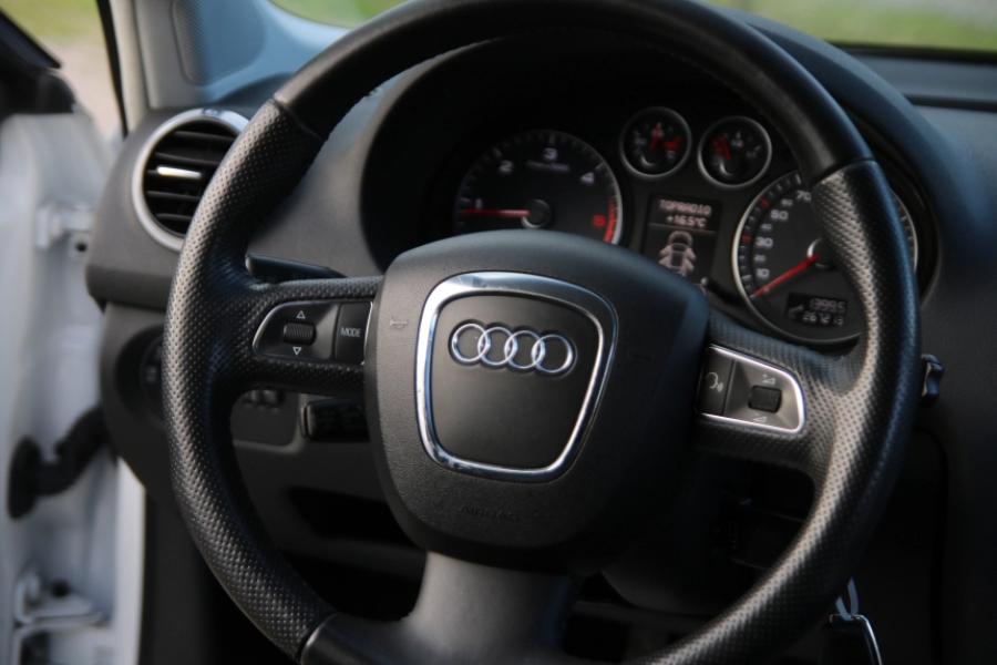 White Audi A3 2012 in Riga, with an engine capacity of 2.00 L and mileage of 267 thousand km for 6590 €, photo 19 on AUTOMOTO.COM.LV