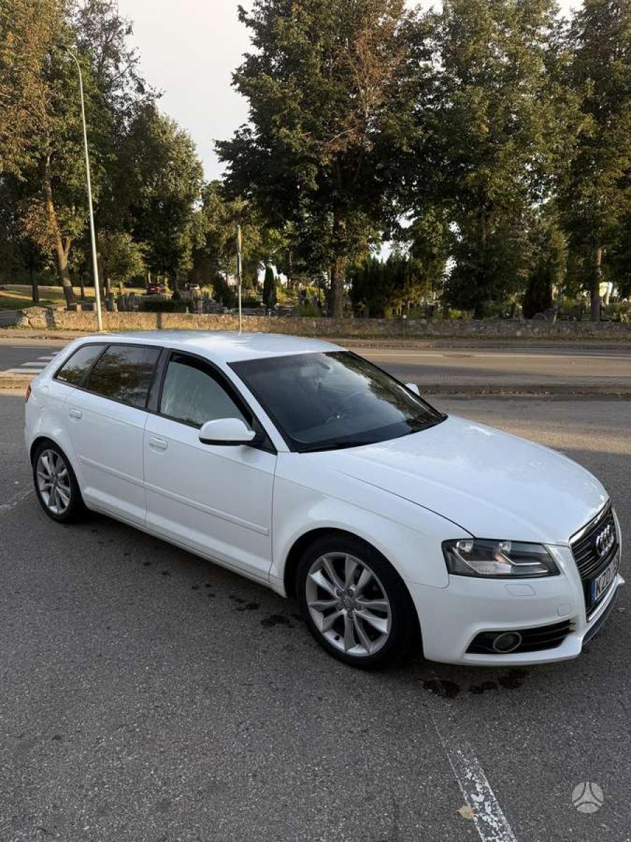 White Audi A3 2012 in Ukmerge, with an engine capacity of 1.60 L and mileage of 258 thousand km for 4500 €, photo 1 on AUTOMOTO.COM.LV