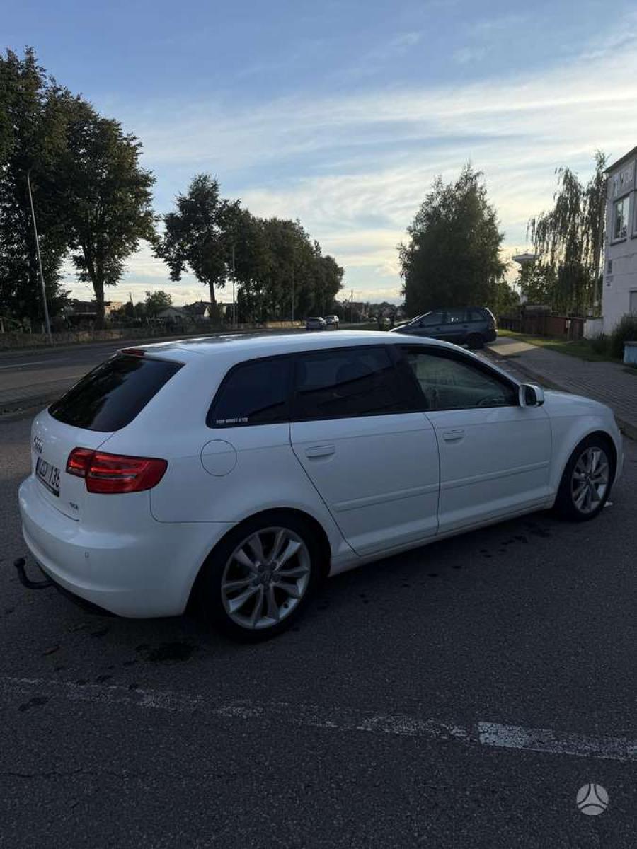 White Audi A3 2012 in Ukmerge, with an engine capacity of 1.60 L and mileage of 258 thousand km for 4500 €, photo 7 on AUTOMOTO.COM.LV