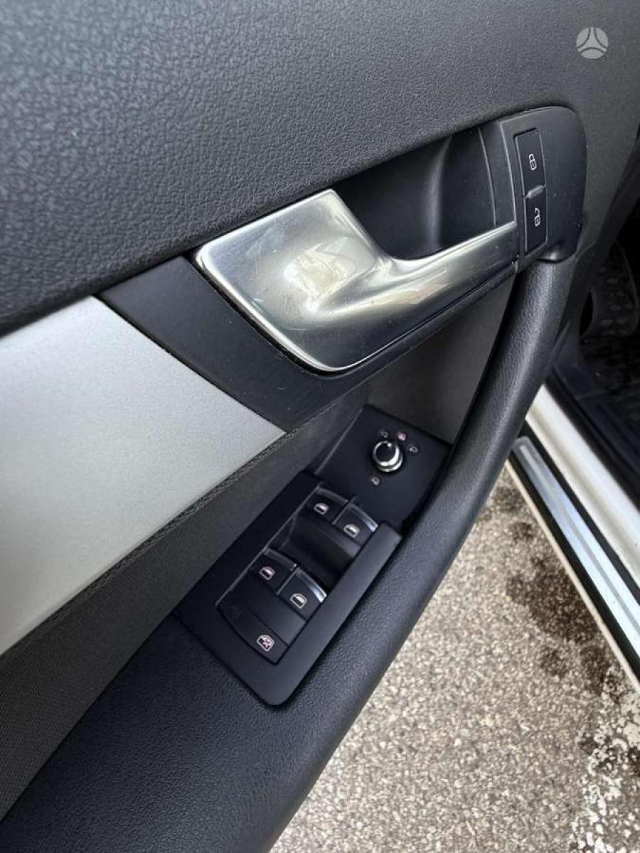 White Audi A3 2012 in Ukmerge, with an engine capacity of 1.60 L and mileage of 258 thousand km for 4500 €, photo 16 on AUTOMOTO.COM.LV