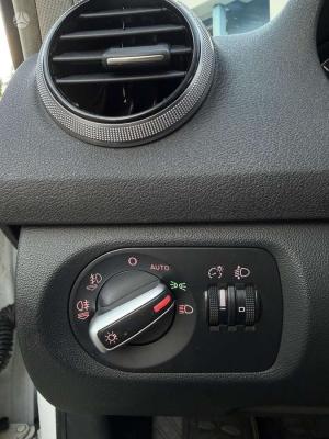 White Audi A3 2012 in Ukmerge, with an engine capacity of 1.60 L and mileage of 258 thousand km for 4500 €, photo 18 on AUTOMOTO.COM.LV