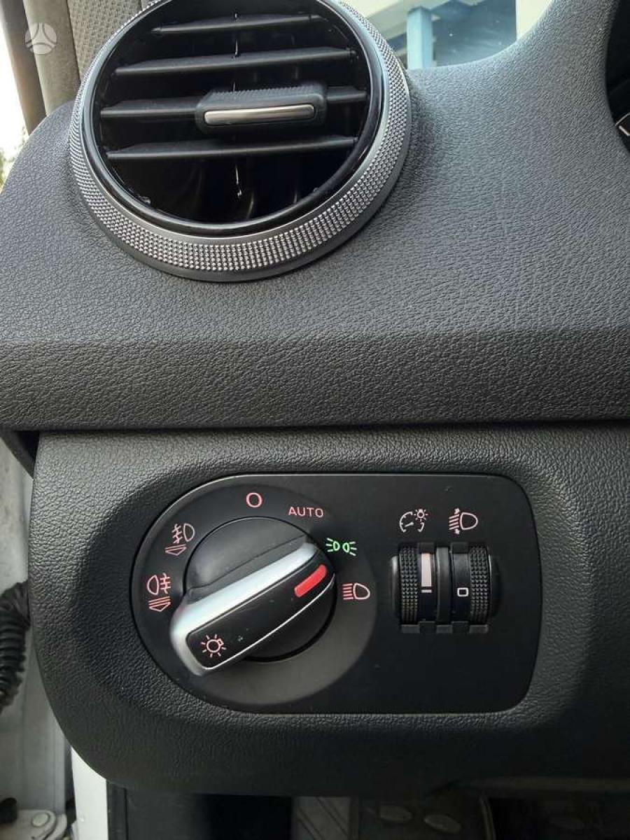 White Audi A3 2012 in Ukmerge, with an engine capacity of 1.60 L and mileage of 258 thousand km for 4500 €, photo 18 on AUTOMOTO.COM.LV