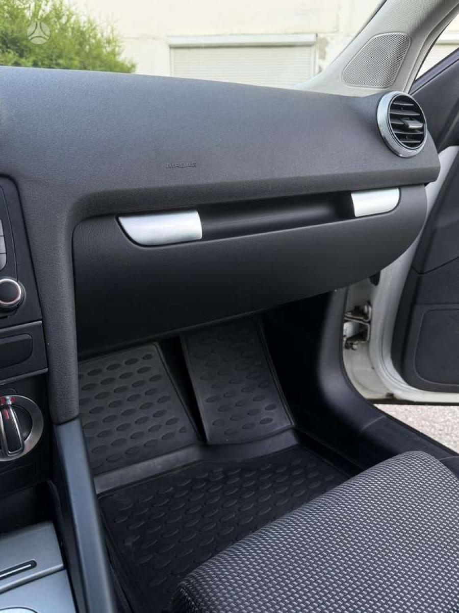 White Audi A3 2012 in Ukmerge, with an engine capacity of 1.60 L and mileage of 258 thousand km for 4500 €, photo 21 on AUTOMOTO.COM.LV