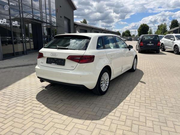 White Audi A3 2014 in Taurage, with an engine capacity of 1.60 L and mileage of 280 thousand km for 5700 €, photo 8 on AUTOMOTO.COM.LV