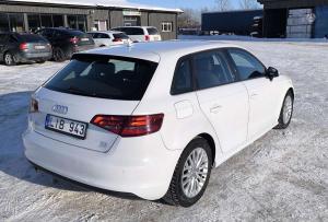 White Audi A3 2015 in Skuodas, with an engine capacity of 1.60 L and mileage of 294 thousand km for 8000 €, photo 6 on AUTOMOTO.COM.LV