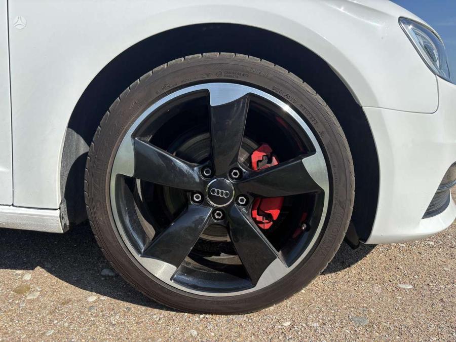 White Audi A3 2016 in Taurage, with an engine capacity of 1.60 L and mileage of 168 thousand km for 8600 €, photo 9 on AUTOMOTO.COM.LV