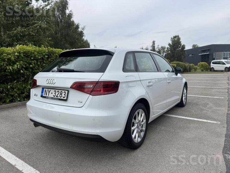 White Audi A3 2016 in Riga, with an engine capacity of 1.60 L and mileage of 211 thousand km for 10000 €, photo 3 on AUTOMOTO.COM.LV