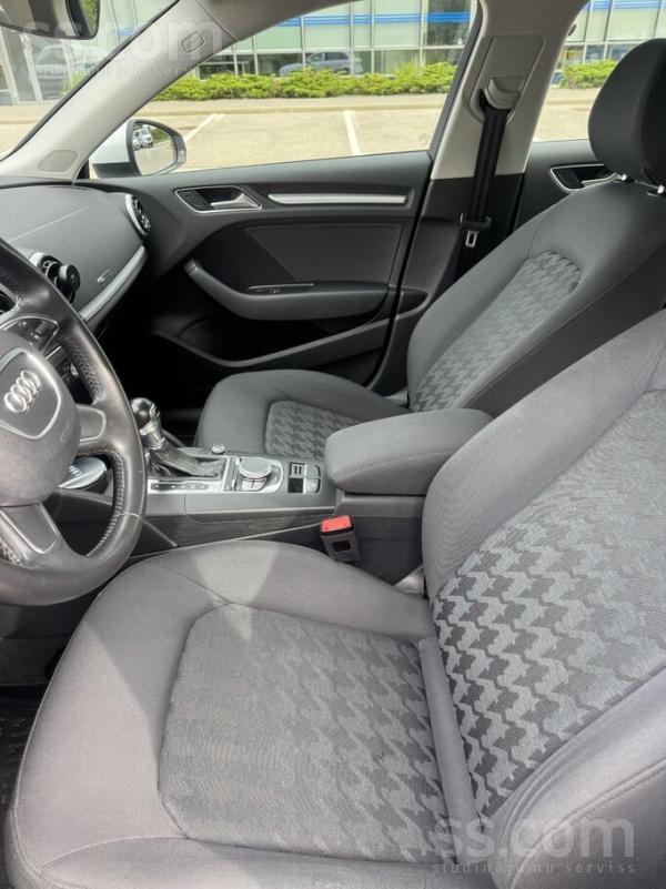 Audi A3 2016 Rīga vietnē Balts Audi A3 2016 Rīga, ar dzinēja tilpumu 1.60 L un nobraukumu 211 tūkst. km par 10000 €, foto 9 vietnē AUTOMOTO.COM.LV
