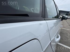 White Audi A3 2016 in Riga, with an engine capacity of 1.60 L and mileage of 211 thousand km for 10000 €, photo 19 on AUTOMOTO.COM.LV