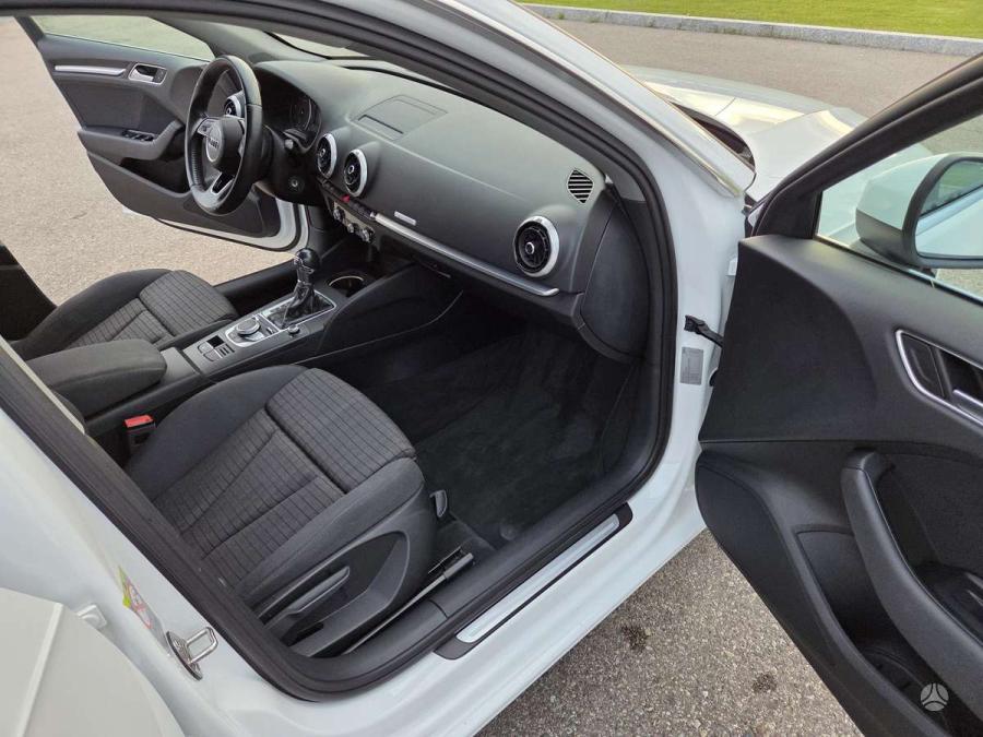 Balts Audi A3 2017 Kauņa, ar dzinēja tilpumu 1.60 L un nobraukumu 203 tūkst. km par 10250 €, foto 13 vietnē AUTOMOTO.COM.LV