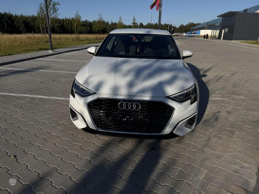 White Audi A3 2022 in Vilnius, with an engine capacity of 1.00 L and mileage of 167 thousand km for 17300 €, photo 3 on AUTOMOTO.COM.LV