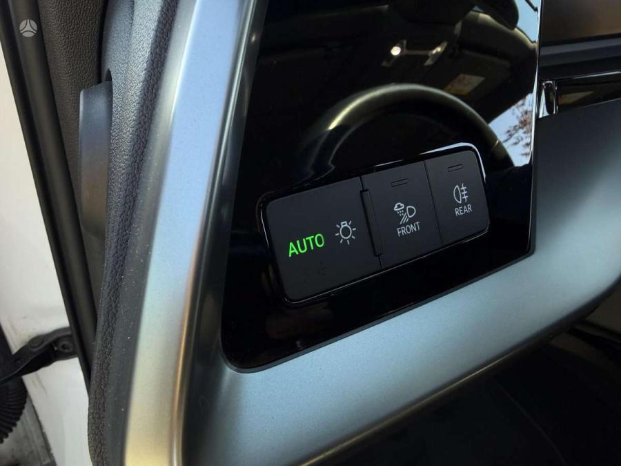 White Audi A3 2022 in Vilnius, with an engine capacity of 1.00 L and mileage of 167 thousand km for 17300 €, photo 18 on AUTOMOTO.COM.LV