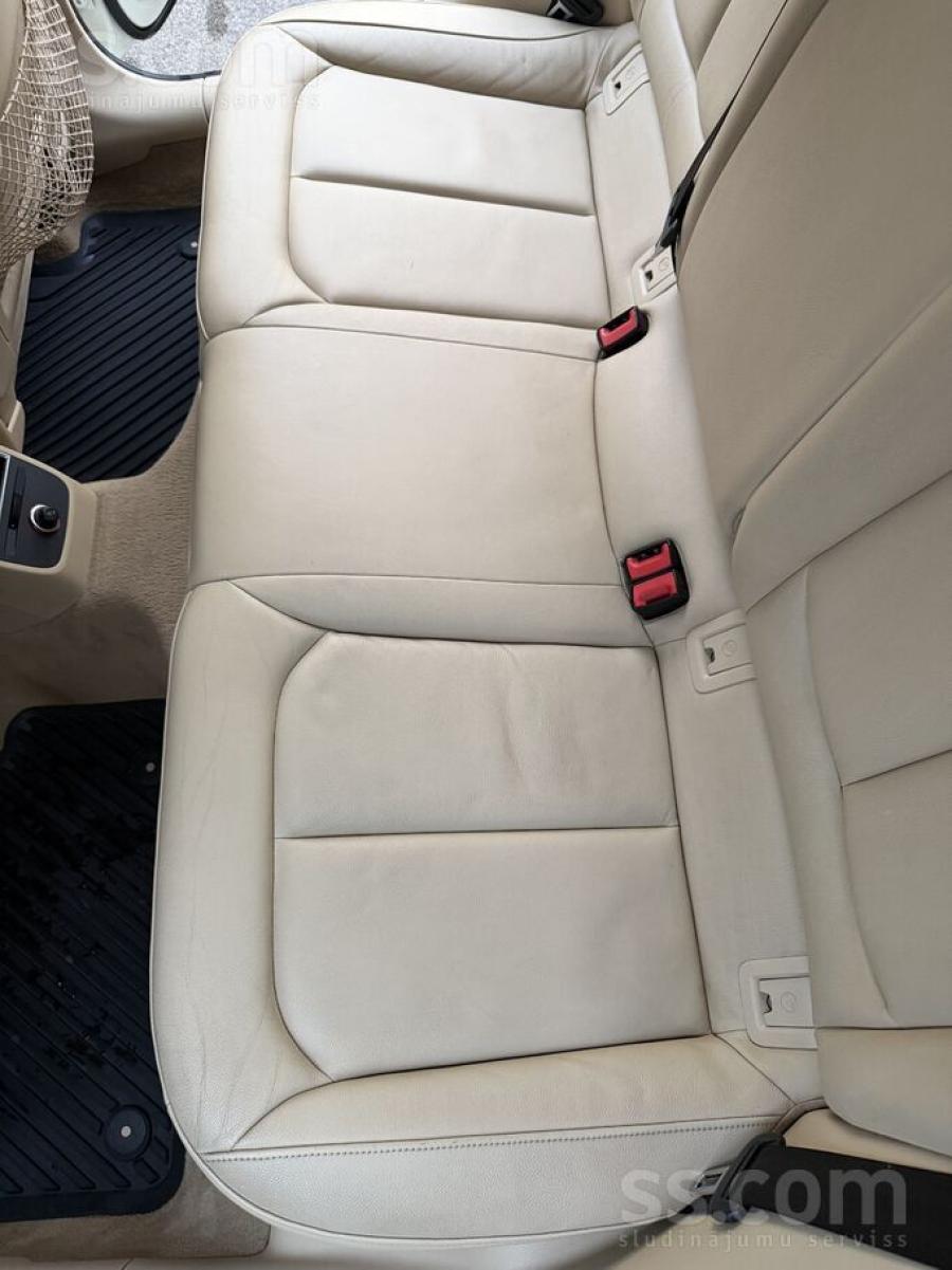 White Audi A3 2014 in Riga, with an engine capacity of 1.40 L and mileage of 184 thousand km for 9900 €, photo 9 on AUTOMOTO.COM.LV
