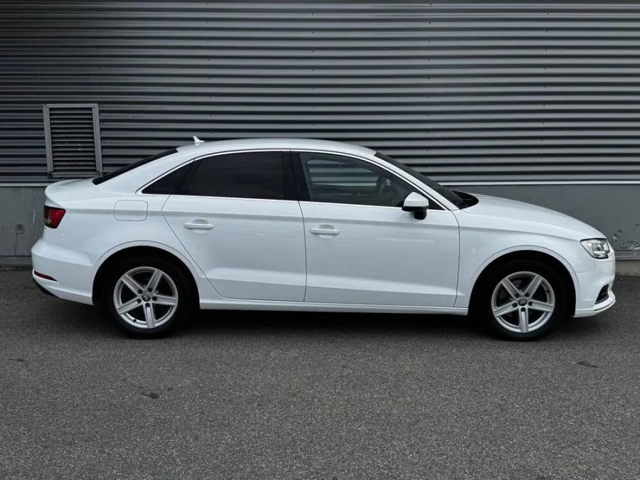 White Audi A3 2017 in Riga, with an engine capacity of 1.50 L and mileage of 153 thousand km for 13900 €, photo 7 on AUTOMOTO.COM.LV