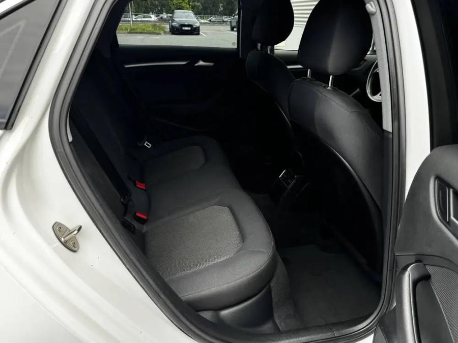 White Audi A3 2017 in Riga, with an engine capacity of 1.50 L and mileage of 153 thousand km for 13900 €, photo 12 on AUTOMOTO.COM.LV